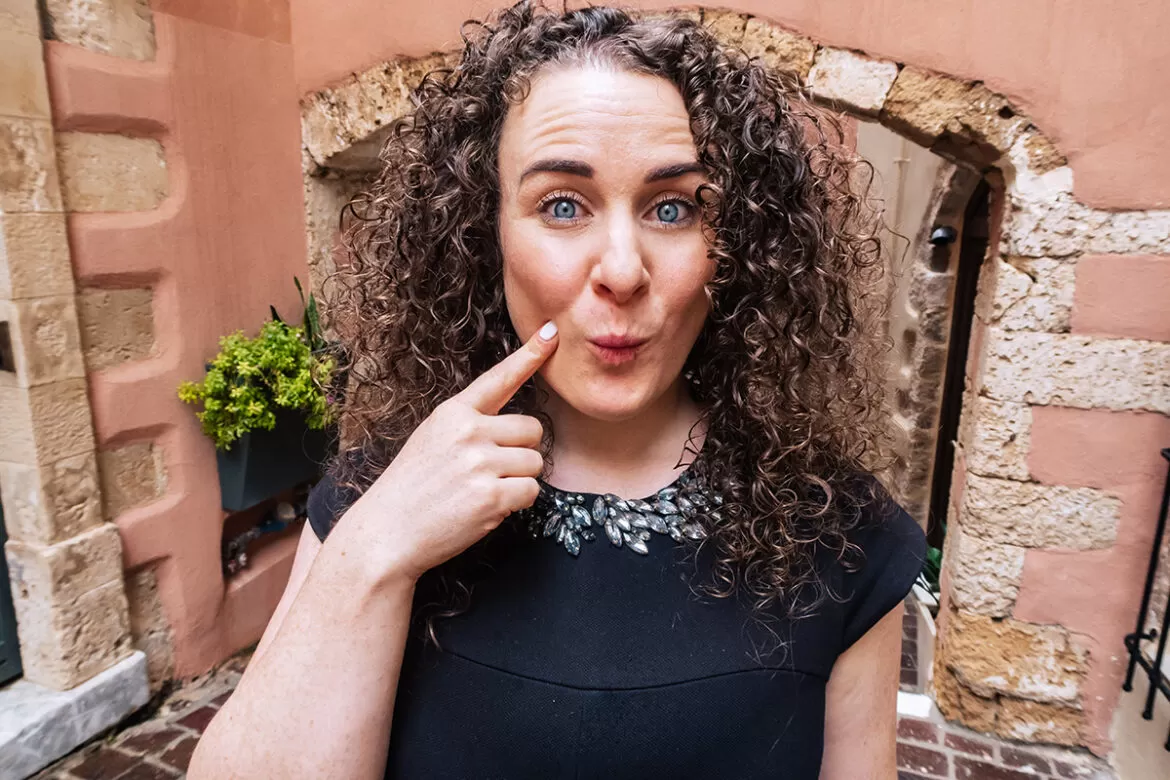 17 Must-Know Italian Hand Gestures: The Ultimate Guide 🤌 - The Intrepid ...