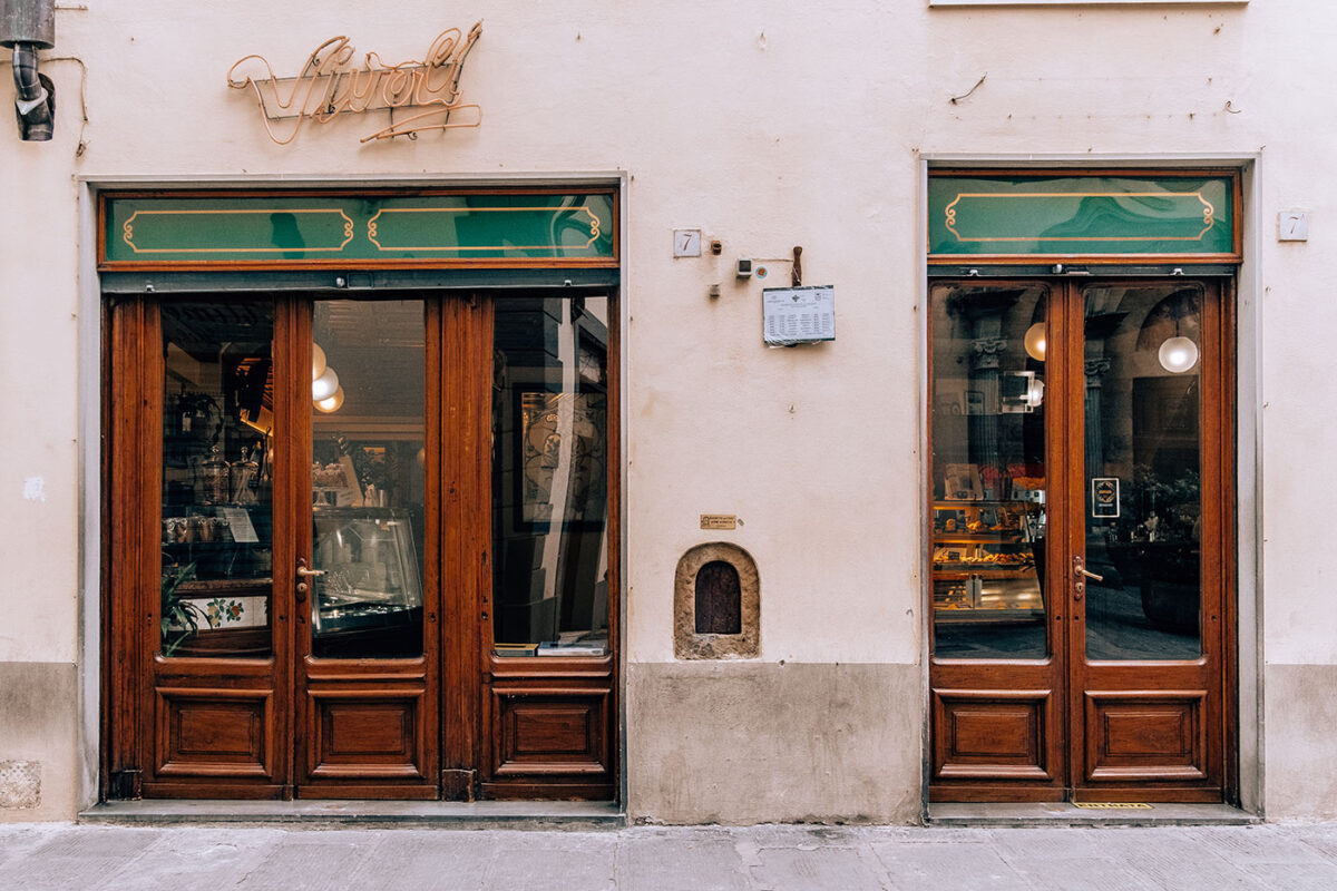 9 Beautiful Wine Windows in Florence and Where to Find Them (Map ...